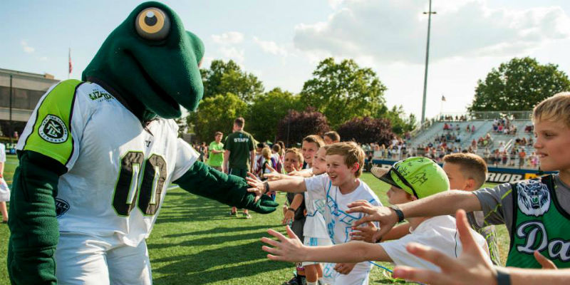 Tweet Your Way to Mascot Success: Mascot Marketing Twitter Tips